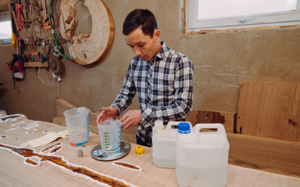 Tìm hiểu về keo epoxy trong suốt và ứng dụng cụ thể trong thực tiễn